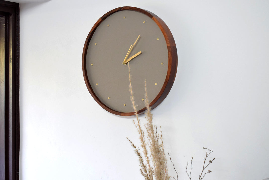 Clock – HALFDOT