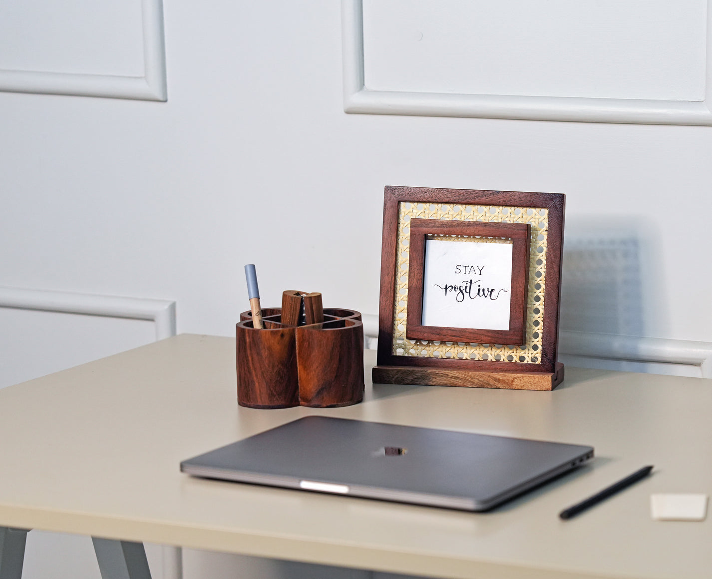 Table-Top Cane Frame – HALFDOT