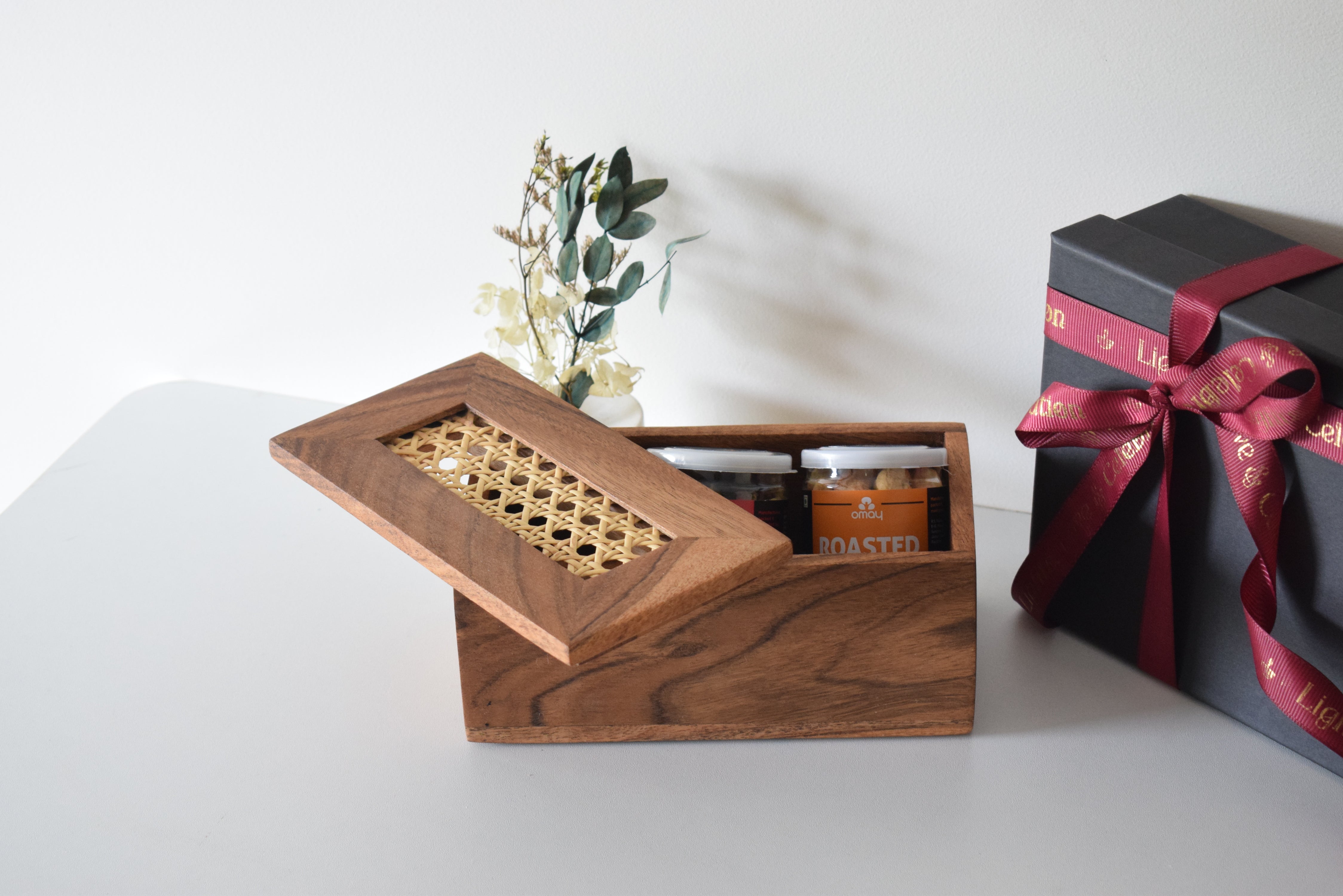 Gifting Services – HALFDOT